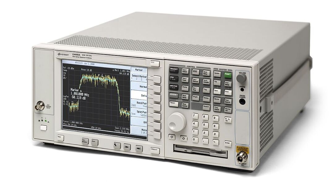 Network Analyzer vs Spectrum Analyzer: What's the Difference in Use ...